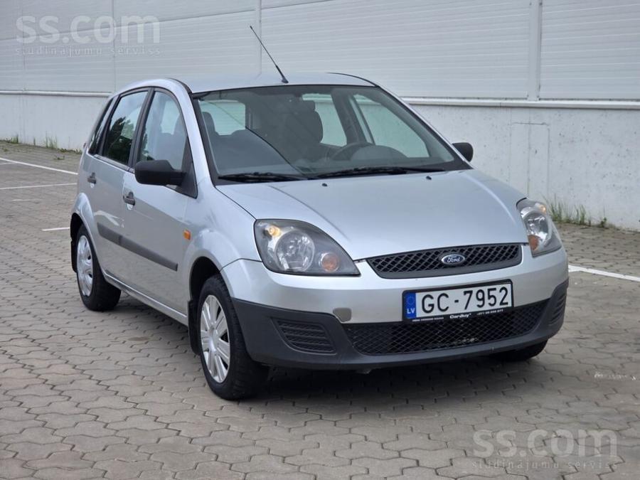 Pelēks Ford Fiesta 2006 Rīga, ar dzinēja tilpumu 1.30 L un nobraukumu 216 tūkst. km par 1390 €, foto 1 vietnē AUTOMOTO.COM.LV