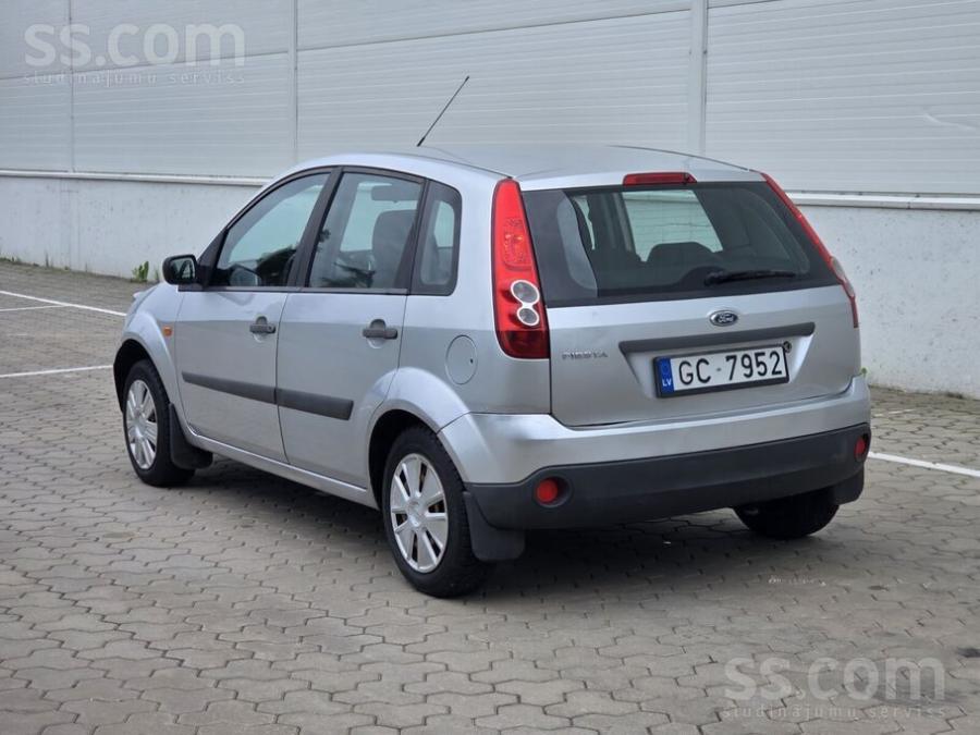 Pelēks Ford Fiesta 2006 Rīga, ar dzinēja tilpumu 1.30 L un nobraukumu 216 tūkst. km par 1390 €, foto 11 vietnē AUTOMOTO.COM.LV