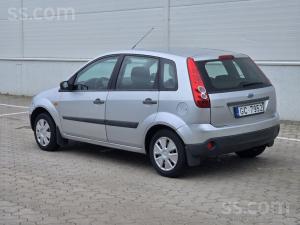 Pelēks Ford Fiesta 2006 Rīga, ar dzinēja tilpumu 1.30 L un nobraukumu 216 tūkst. km par 1390 €, foto 12 vietnē AUTOMOTO.COM.LV