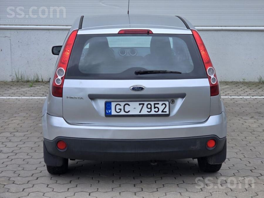 Pelēks Ford Fiesta 2006 Rīga, ar dzinēja tilpumu 1.30 L un nobraukumu 216 tūkst. km par 1390 €, foto 14 vietnē AUTOMOTO.COM.LV