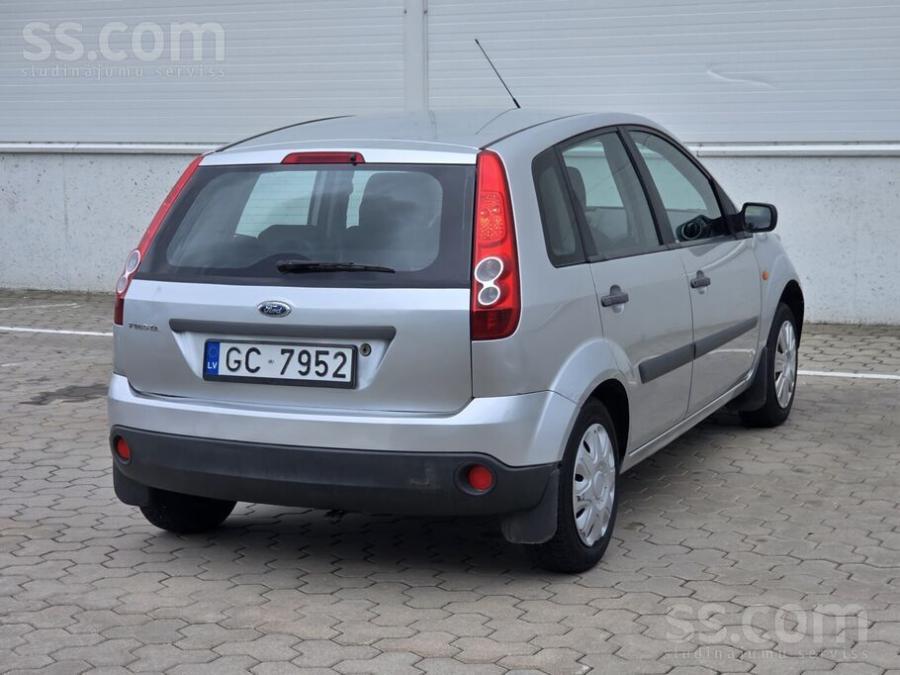 Pelēks Ford Fiesta 2006 Rīga, ar dzinēja tilpumu 1.30 L un nobraukumu 216 tūkst. km par 1390 €, foto 15 vietnē AUTOMOTO.COM.LV
