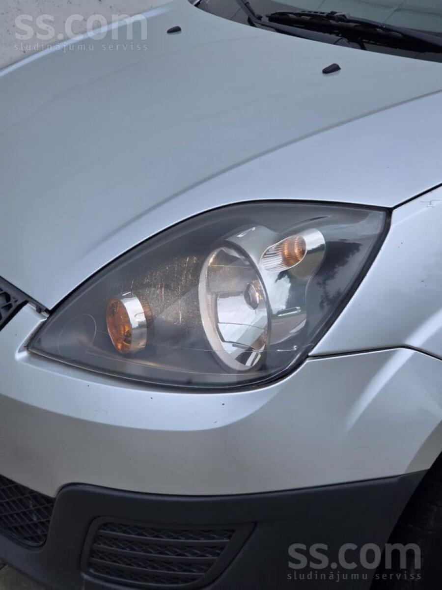 Pelēks Ford Fiesta 2006 Rīga, ar dzinēja tilpumu 1.30 L un nobraukumu 216 tūkst. km par 1390 €, foto 17 vietnē AUTOMOTO.COM.LV