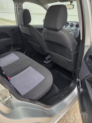 Pelēks Ford Fiesta 2006 Rīga, ar dzinēja tilpumu 1.30 L un nobraukumu 216 tūkst. km par 1390 €, foto 21 vietnē AUTOMOTO.COM.LV