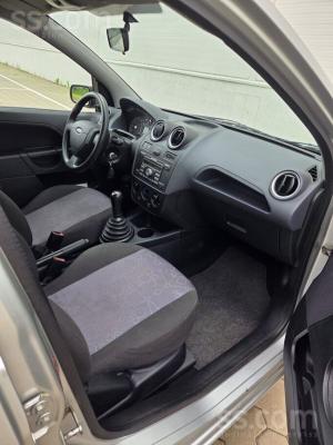 Pelēks Ford Fiesta 2006 Rīga, ar dzinēja tilpumu 1.30 L un nobraukumu 216 tūkst. km par 1390 €, foto 22 vietnē AUTOMOTO.COM.LV