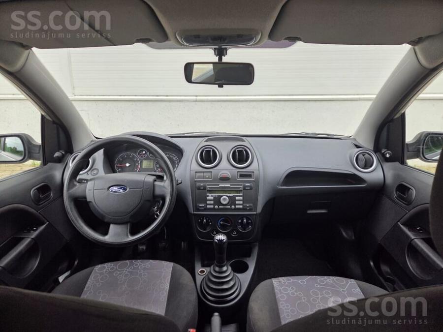 Pelēks Ford Fiesta 2006 Rīga, ar dzinēja tilpumu 1.30 L un nobraukumu 216 tūkst. km par 1390 €, foto 26 vietnē AUTOMOTO.COM.LV