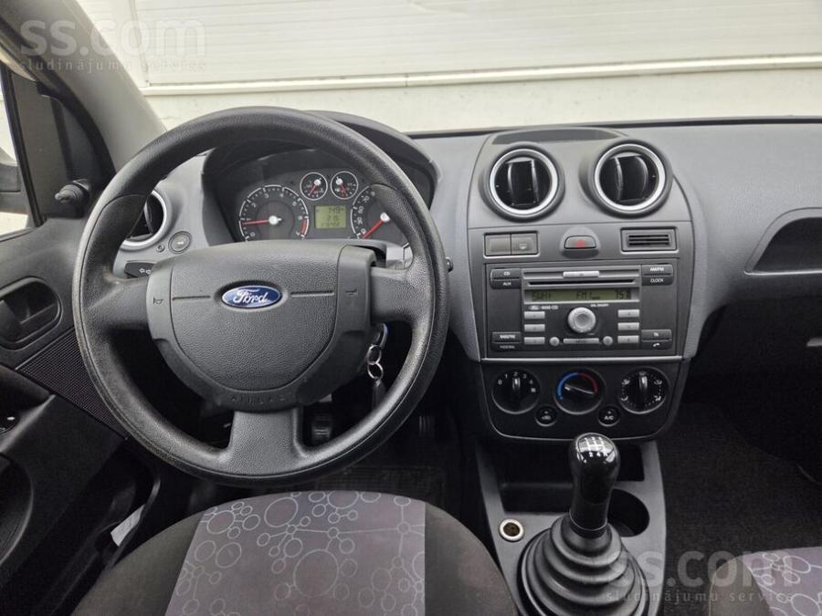 Pelēks Ford Fiesta 2006 Rīga, ar dzinēja tilpumu 1.30 L un nobraukumu 216 tūkst. km par 1390 €, foto 27 vietnē AUTOMOTO.COM.LV