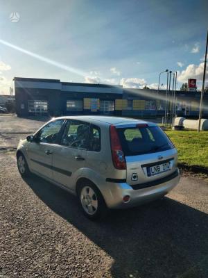 Grey Ford Fiesta 2006 in Kaunas, with an engine capacity of 1.39 L and mileage of 184 thousand km for 700 €, photo 5 on AUTOMOTO.COM.LV