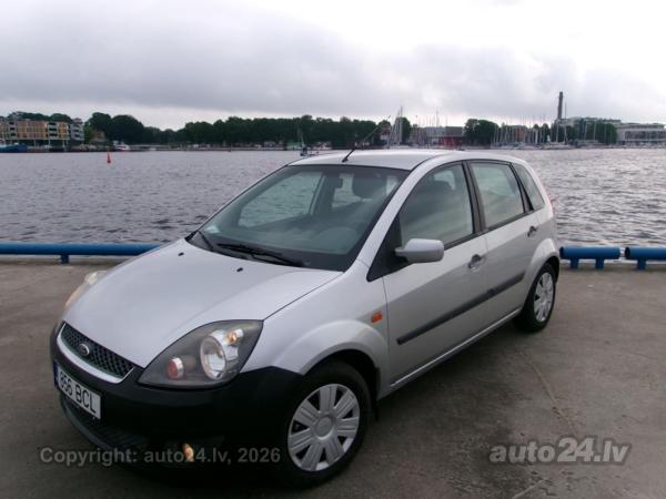 Pelēks Ford Fiesta 2006 Tallina, ar dzinēja tilpumu 1.40 L un nobraukumu 165 tūkst. km par 950 €, foto 1 vietnē AUTOMOTO.COM.LV