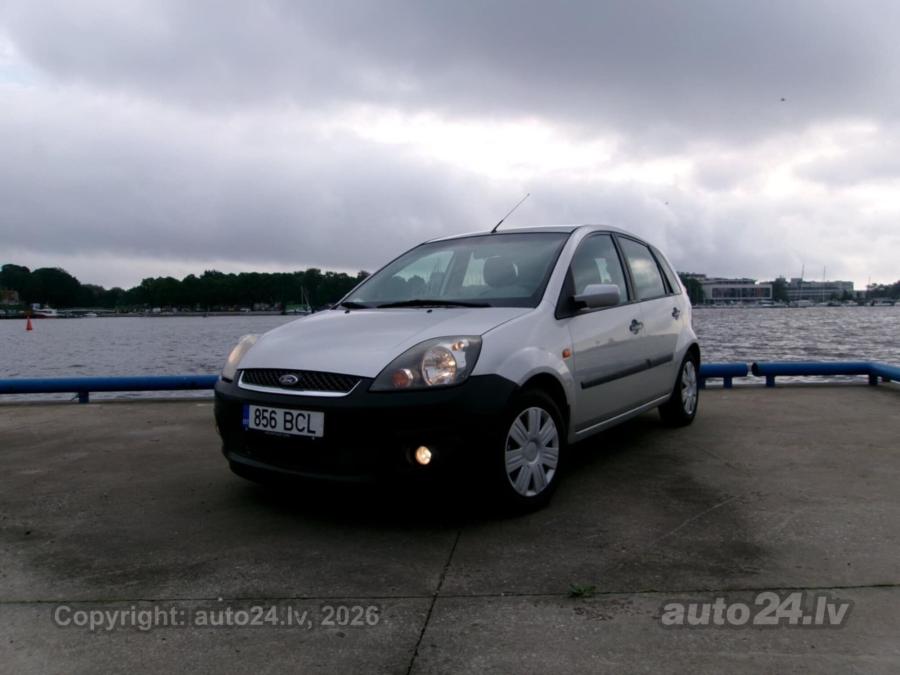 Pelēks Ford Fiesta 2006 Tallina, ar dzinēja tilpumu 1.40 L un nobraukumu 165 tūkst. km par 950 €, foto 3 vietnē AUTOMOTO.COM.LV