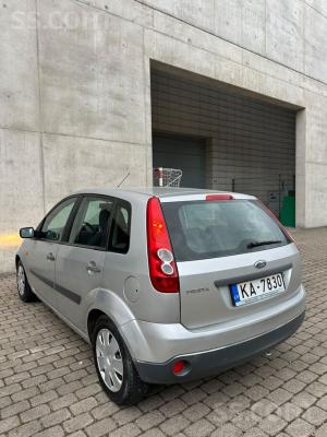 Grey Ford Fiesta 2006 in Jelgava, with an engine capacity of 1.30 L and mileage of 156 thousand km for 1190 €, photo 8 on AUTOMOTO.COM.LV