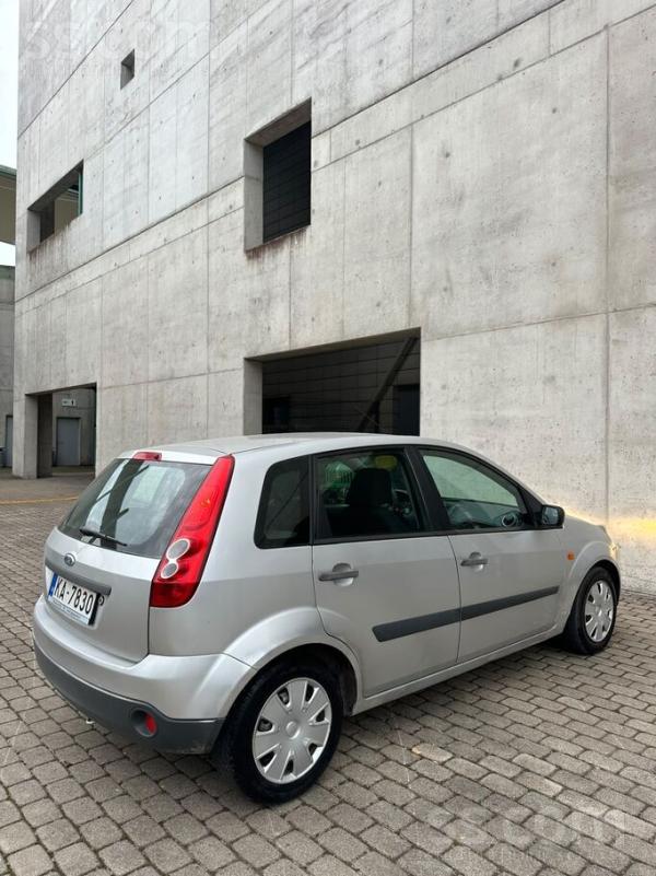 Grey Ford Fiesta 2006 in Jelgava, with an engine capacity of 1.30 L and mileage of 156 thousand km for 1190 €, photo 11 on AUTOMOTO.COM.LV