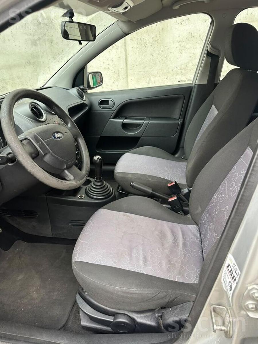 Grey Ford Fiesta 2006 in Jelgava, with an engine capacity of 1.30 L and mileage of 156 thousand km for 1190 €, photo 12 on AUTOMOTO.COM.LV