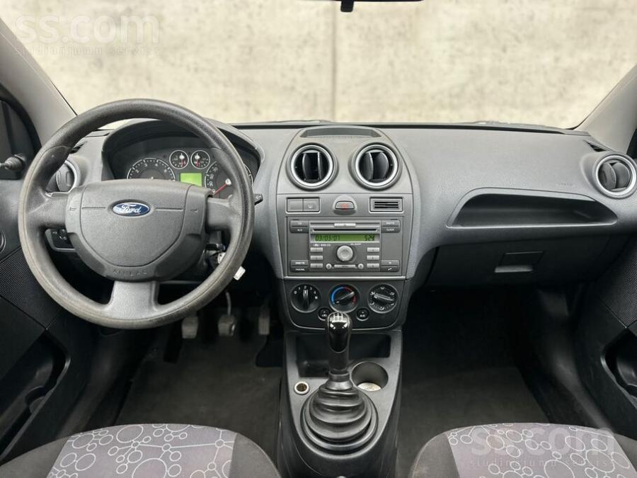 Grey Ford Fiesta 2006 in Jelgava, with an engine capacity of 1.30 L and mileage of 156 thousand km for 1190 €, photo 14 on AUTOMOTO.COM.LV