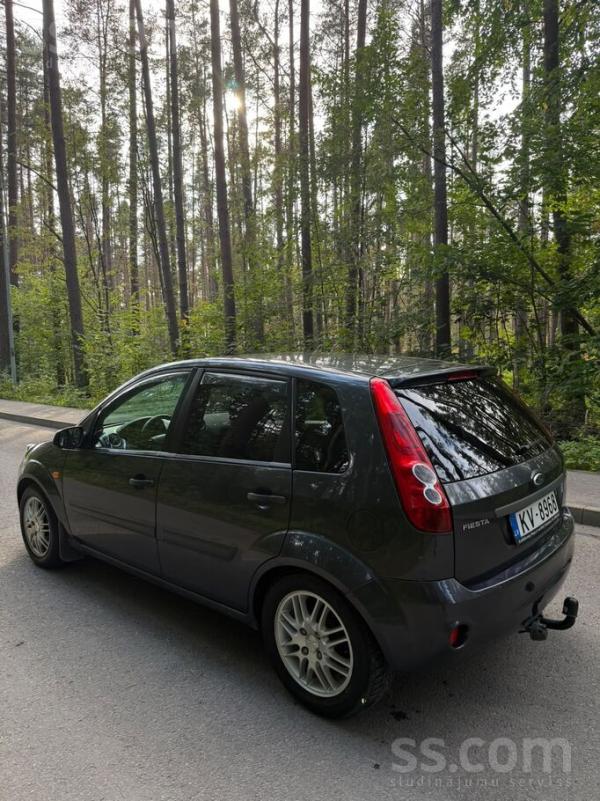 Grey Ford Fiesta 2006 in Aizkraukle, with an engine capacity of 1.60 L and mileage of 245 thousand km for 1500 €, photo 7 on AUTOMOTO.COM.LV