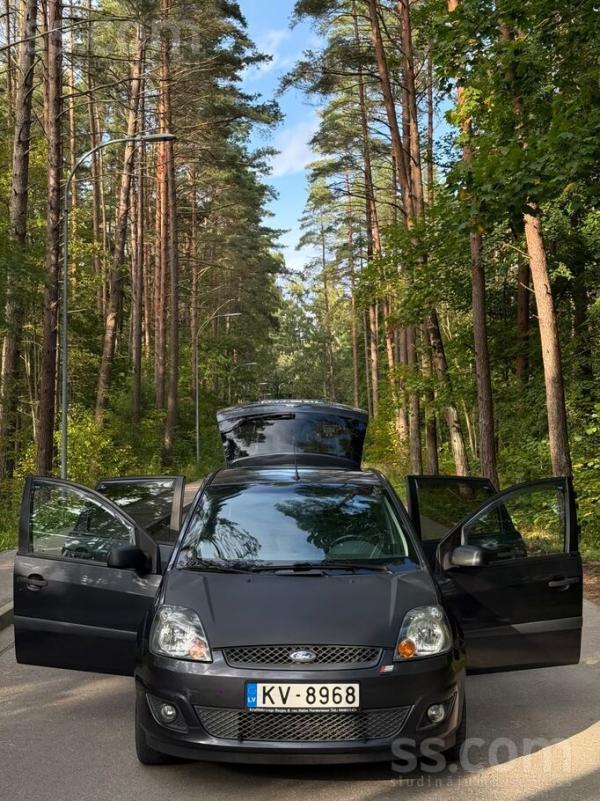 Grey Ford Fiesta 2006 in Aizkraukle, with an engine capacity of 1.60 L and mileage of 245 thousand km for 1500 €, photo 8 on AUTOMOTO.COM.LV