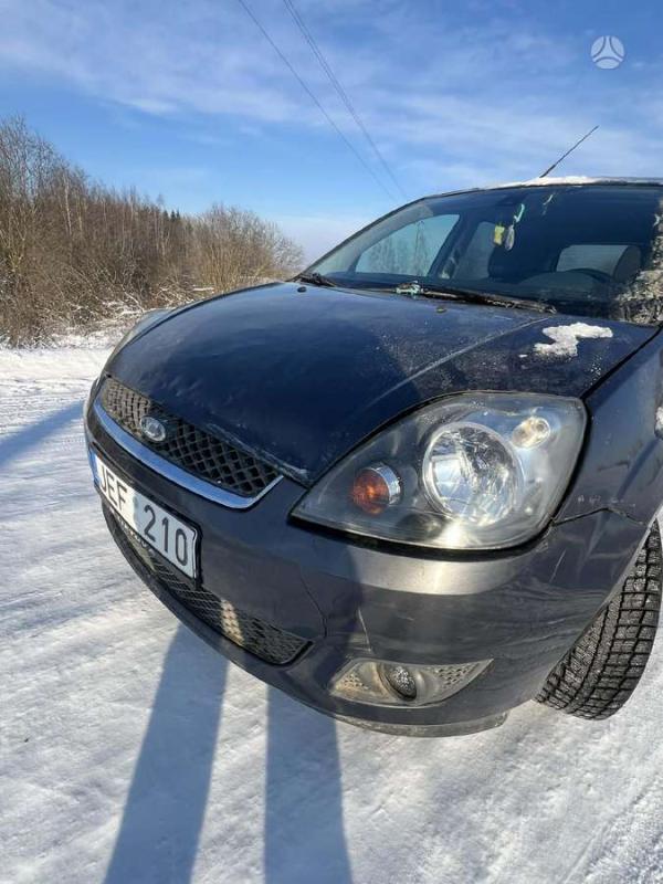 Grey Ford Fiesta 2007 in Vilnius, with an engine capacity of 1.60 L and mileage of 15 thousand km for 700 €, photo 3 on AUTOMOTO.COM.LV