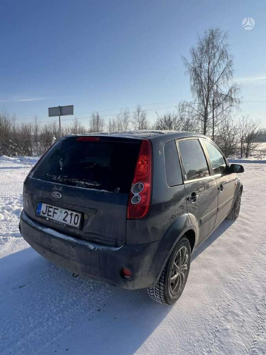 Grey Ford Fiesta 2007 in Vilnius, with an engine capacity of 1.60 L and mileage of 15 thousand km for 700 €, photo 4 on AUTOMOTO.COM.LV