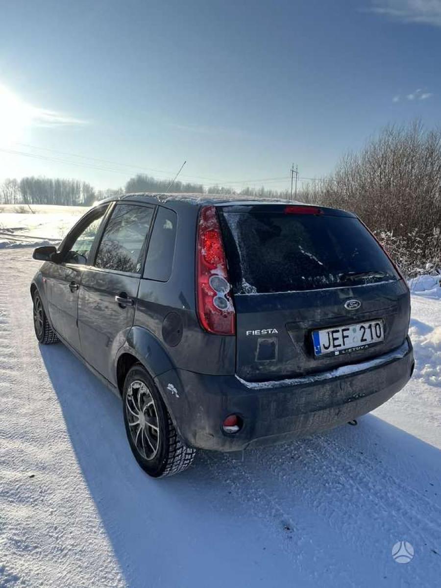 Grey Ford Fiesta 2007 in Vilnius, with an engine capacity of 1.60 L and mileage of 15 thousand km for 700 €, photo 5 on AUTOMOTO.COM.LV