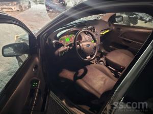 Pelēks Ford Fiesta 2007 Gulbene, ar dzinēja tilpumu 1.30 L un nobraukumu 231 tūkst. km par 1300 €, foto 6 vietnē AUTOMOTO.COM.LV