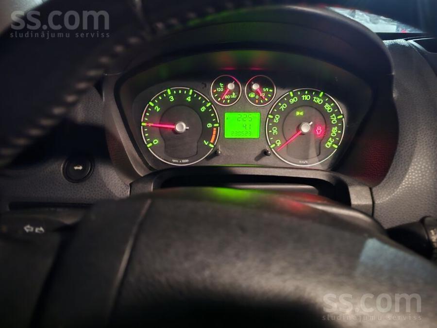 Pelēks Ford Fiesta 2007 Gulbene, ar dzinēja tilpumu 1.30 L un nobraukumu 231 tūkst. km par 1300 €, foto 8 vietnē AUTOMOTO.COM.LV