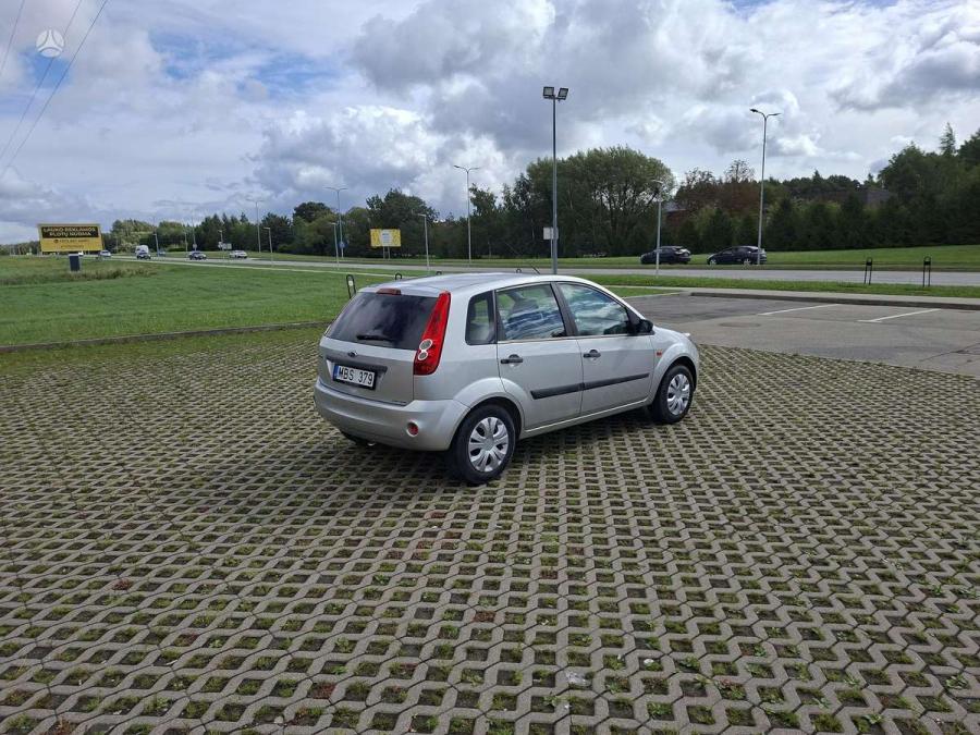 Grey Ford Fiesta 2007 in Siauliai, with an engine capacity of 1.40 L and mileage of 157 thousand km for 1450 €, photo 3 on AUTOMOTO.COM.LV
