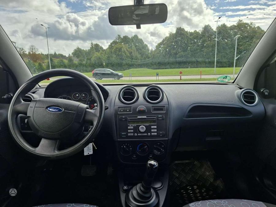 Grey Ford Fiesta 2007 in Siauliai, with an engine capacity of 1.40 L and mileage of 157 thousand km for 1450 €, photo 8 on AUTOMOTO.COM.LV