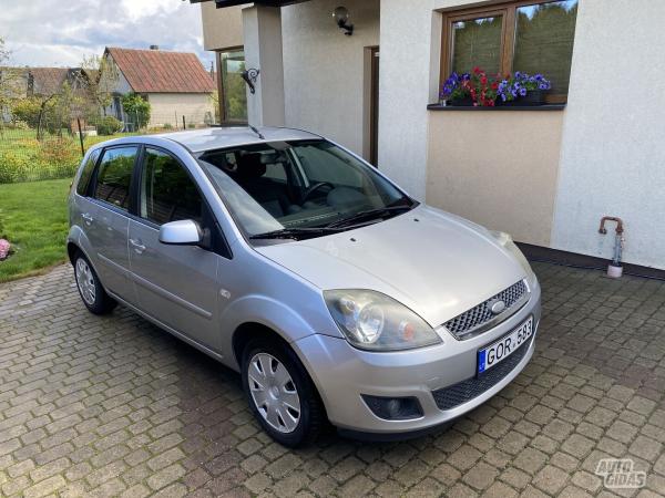 Ford Fiesta 2007 in Vilnius on AUTOMOTO.COM.LV Grey Ford Fiesta 2007 in Vilnius, with an engine capacity of 1.20 L and mileage of 105 thousand km for 1000 €, photo 3 on AUTOMOTO.COM.LV