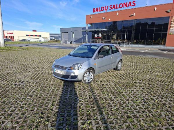 Ford Fiesta 2007 Šauļi vietnē Pelēks Ford Fiesta 2007 Šauļi, ar dzinēja tilpumu 1.24 L un nobraukumu 265 tūkst. km par 1100 €, foto 5 vietnē AUTOMOTO.COM.LV