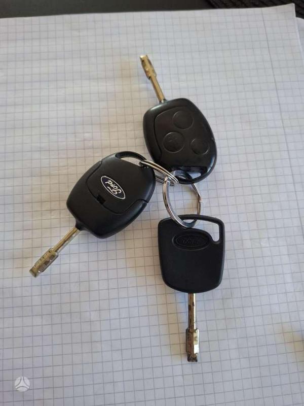 Ford Fiesta 2007 Šauļi vietnē Pelēks Ford Fiesta 2007 Šauļi, ar dzinēja tilpumu 1.24 L un nobraukumu 265 tūkst. km par 1100 €, foto 10 vietnē AUTOMOTO.COM.LV