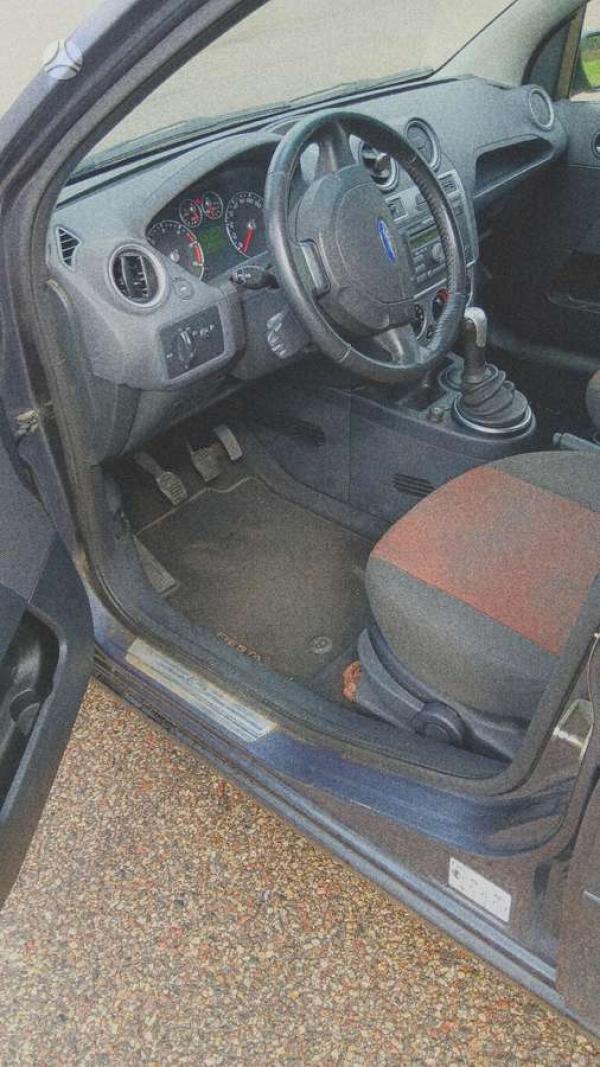 Ford Fiesta 2007 Viļņa vietnē Pelēks Ford Fiesta 2007 Viļņa, ar dzinēja tilpumu 1.40 L un nobraukumu 169 tūkst. km par 1050 €, foto 8 vietnē AUTOMOTO.COM.LV