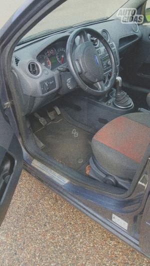 Grey Ford Fiesta 2007 in Vilnius, with an engine capacity of 1.40 L and mileage of 169 thousand km for 849 €, photo 5 on AUTOMOTO.COM.LV