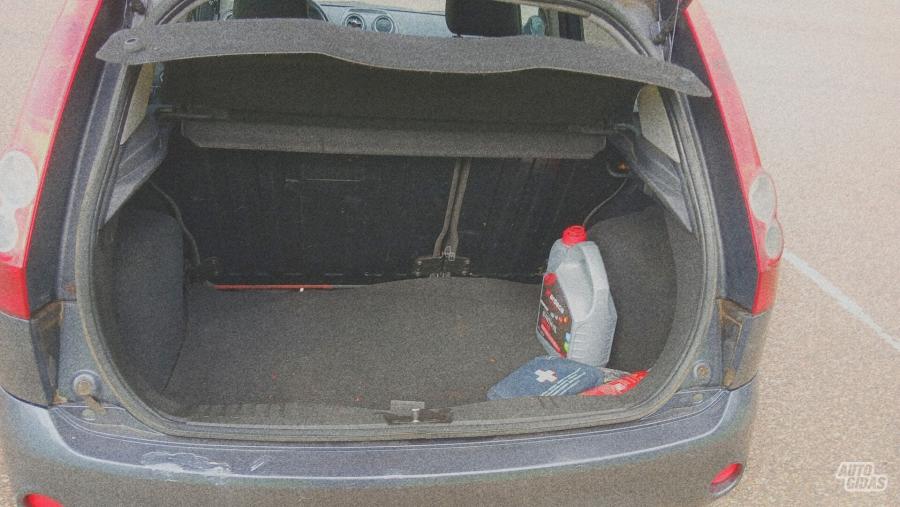 Grey Ford Fiesta 2007 in Vilnius, with an engine capacity of 1.40 L and mileage of 169 thousand km for 849 €, photo 9 on AUTOMOTO.COM.LV