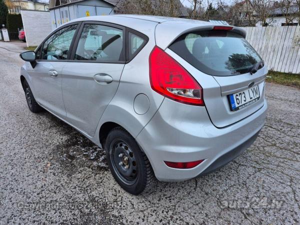 Pelēks Ford Fiesta 2008 Tallina, ar dzinēja tilpumu 1.20 L un nobraukumu 211 tūkst. km par 1950 €, foto 4 vietnē AUTOMOTO.COM.LV