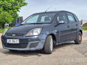 Grey Ford Fiesta 2008 in Riga, with an engine capacity of 1.40 L and mileage of 196 thousand km for 700 €, photo 3 on AUTOMOTO.COM.LV