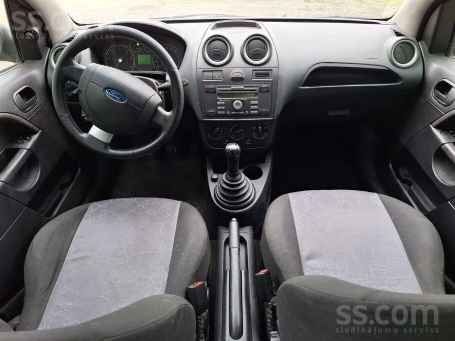 Grey Ford Fiesta 2008 in Riga, with an engine capacity of 1.40 L and mileage of 196 thousand km for 700 €, photo 7 on AUTOMOTO.COM.LV