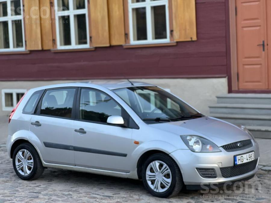 Pelēks Ford Fiesta 2008 Jelgava, ar dzinēja tilpumu 1.40 L un nobraukumu 183 tūkst. km par 1150 €, foto 4 vietnē AUTOMOTO.COM.LV