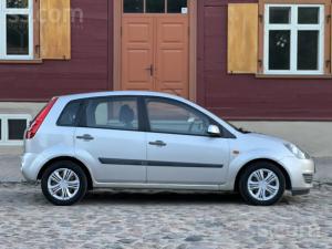 Pelēks Ford Fiesta 2008 Jelgava, ar dzinēja tilpumu 1.40 L un nobraukumu 183 tūkst. km par 1150 €, foto 5 vietnē AUTOMOTO.COM.LV