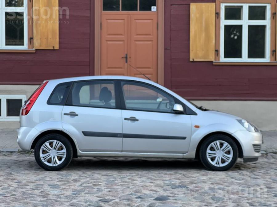 Pelēks Ford Fiesta 2008 Jelgava, ar dzinēja tilpumu 1.40 L un nobraukumu 183 tūkst. km par 1150 €, foto 5 vietnē AUTOMOTO.COM.LV