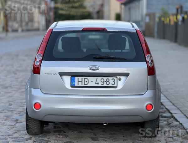Grey Ford Fiesta 2008 in Jelgava, with an engine capacity of 1.40 L and mileage of 183 thousand km for 1150 €, photo 7 on AUTOMOTO.COM.LV