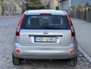 Pelēks Ford Fiesta 2008 Jelgava, ar dzinēja tilpumu 1.40 L un nobraukumu 183 tūkst. km par 1150 €, foto 8 vietnē AUTOMOTO.COM.LV
