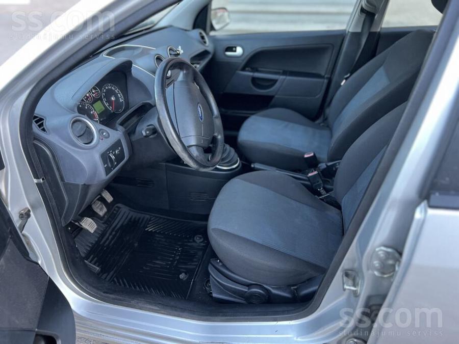 Pelēks Ford Fiesta 2008 Jelgava, ar dzinēja tilpumu 1.40 L un nobraukumu 183 tūkst. km par 1150 €, foto 12 vietnē AUTOMOTO.COM.LV