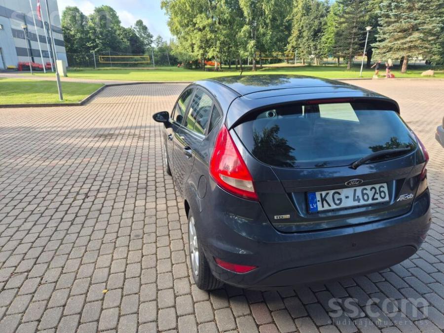 Pelēks Ford Fiesta 2008 Liepāja, ar dzinēja tilpumu 1.40 L un nobraukumu 223 tūkst. km par 1800 €, foto 12 vietnē AUTOMOTO.COM.LV