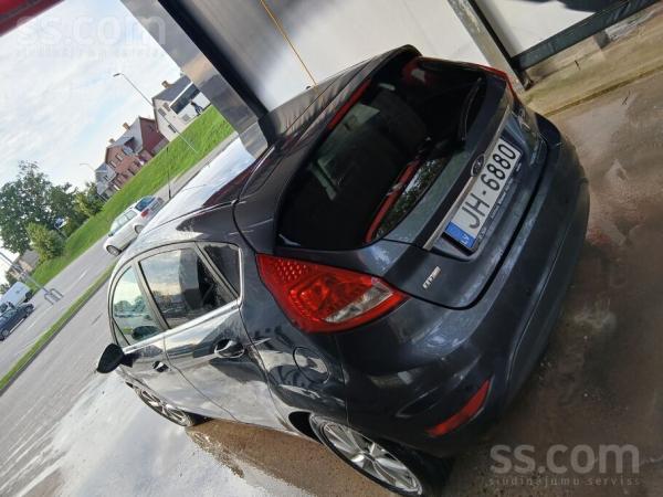 Grey Ford Fiesta 2009 in Tukums, with an engine capacity of 1.40 L and mileage of 240 thousand km for 2000 €, photo 3 on AUTOMOTO.COM.LV