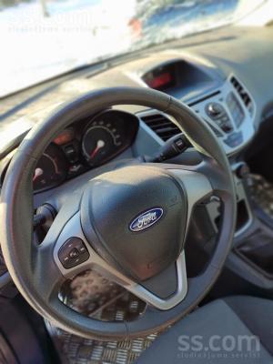 Pelēks Ford Fiesta 2009 Ogre, ar dzinēja tilpumu 1.40 L un nobraukumu 304 tūkst. km par 2600 €, foto 11 vietnē AUTOMOTO.COM.LV