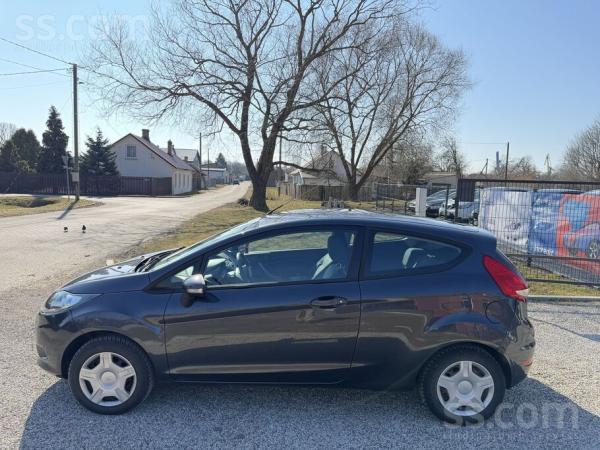 Grey Ford Fiesta 2009 in Ventspils, with an engine capacity of 1.60 L and mileage of 268 thousand km for 1990 €, photo 7 on AUTOMOTO.COM.LV