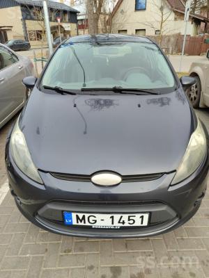 Pelēks Ford Fiesta 2009 Ogre, ar dzinēja tilpumu 1.30 L un nobraukumu 306 tūkst. km par 2300 €, foto  vietnē AUTOMOTO.COM.LV