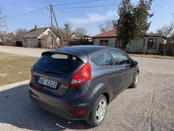 Grey Ford Fiesta 2009 in Ventspils, with an engine capacity of 1.60 L and mileage of 268 thousand km for 1990 €, photo 4 on AUTOMOTO.COM.LV