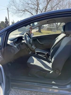 Grey Ford Fiesta 2009 in Ventspils, with an engine capacity of 1.60 L and mileage of 268 thousand km for 1990 €, photo 11 on AUTOMOTO.COM.LV