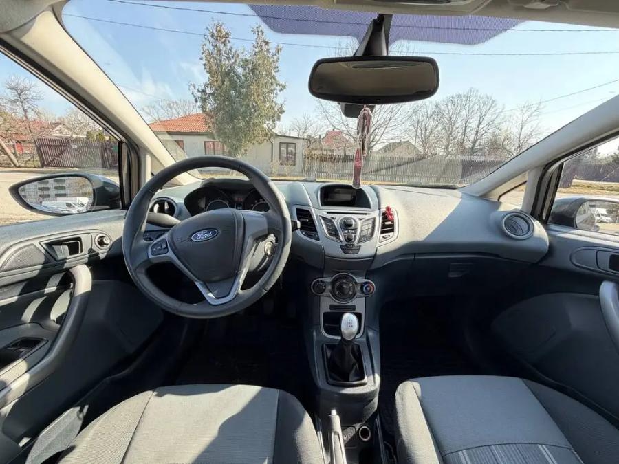 Grey Ford Fiesta 2009 in Ventspils, with an engine capacity of 1.60 L and mileage of 268 thousand km for 1990 €, photo 16 on AUTOMOTO.COM.LV