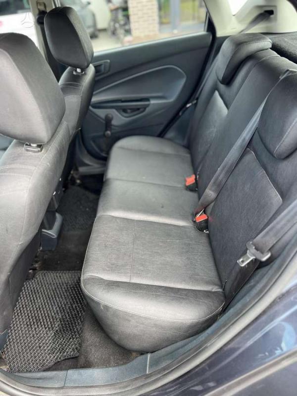 Grey Ford Fiesta 2009 in Vilnius, with an engine capacity of 1.40 L and mileage of 245 thousand km for 2300 €, photo 10 on AUTOMOTO.COM.LV